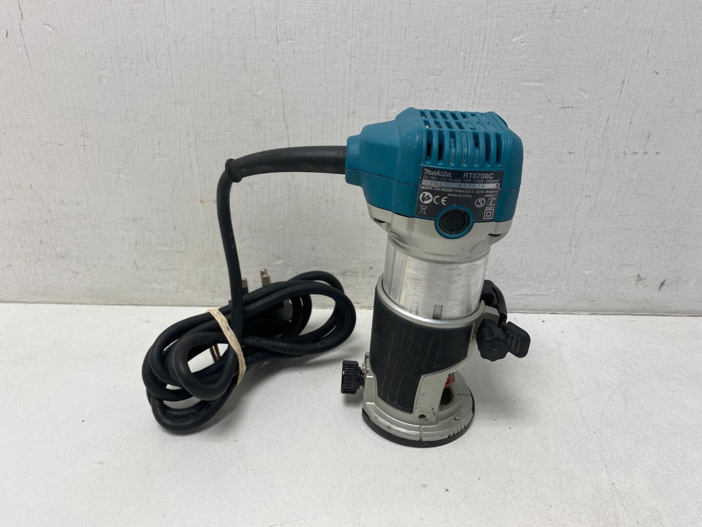 Makita RT0700C 240V Router