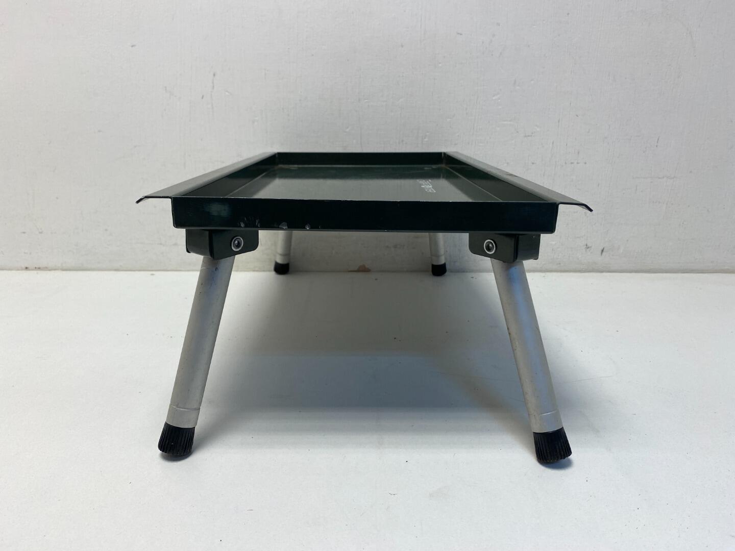 Carp Porter Table