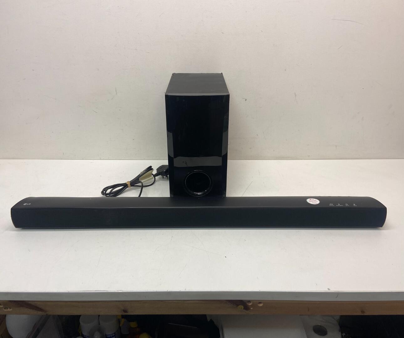 LG SH2 Bluetooth Soundbar & Sub