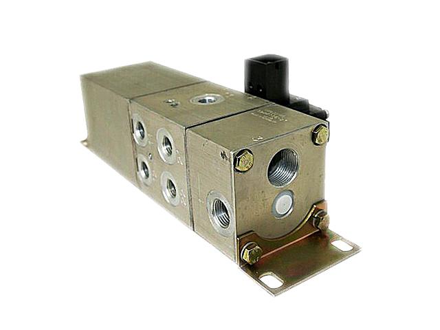 Volvo Air Suspension Solenoid Valve 1088588 3944186 8143448 208196OEM