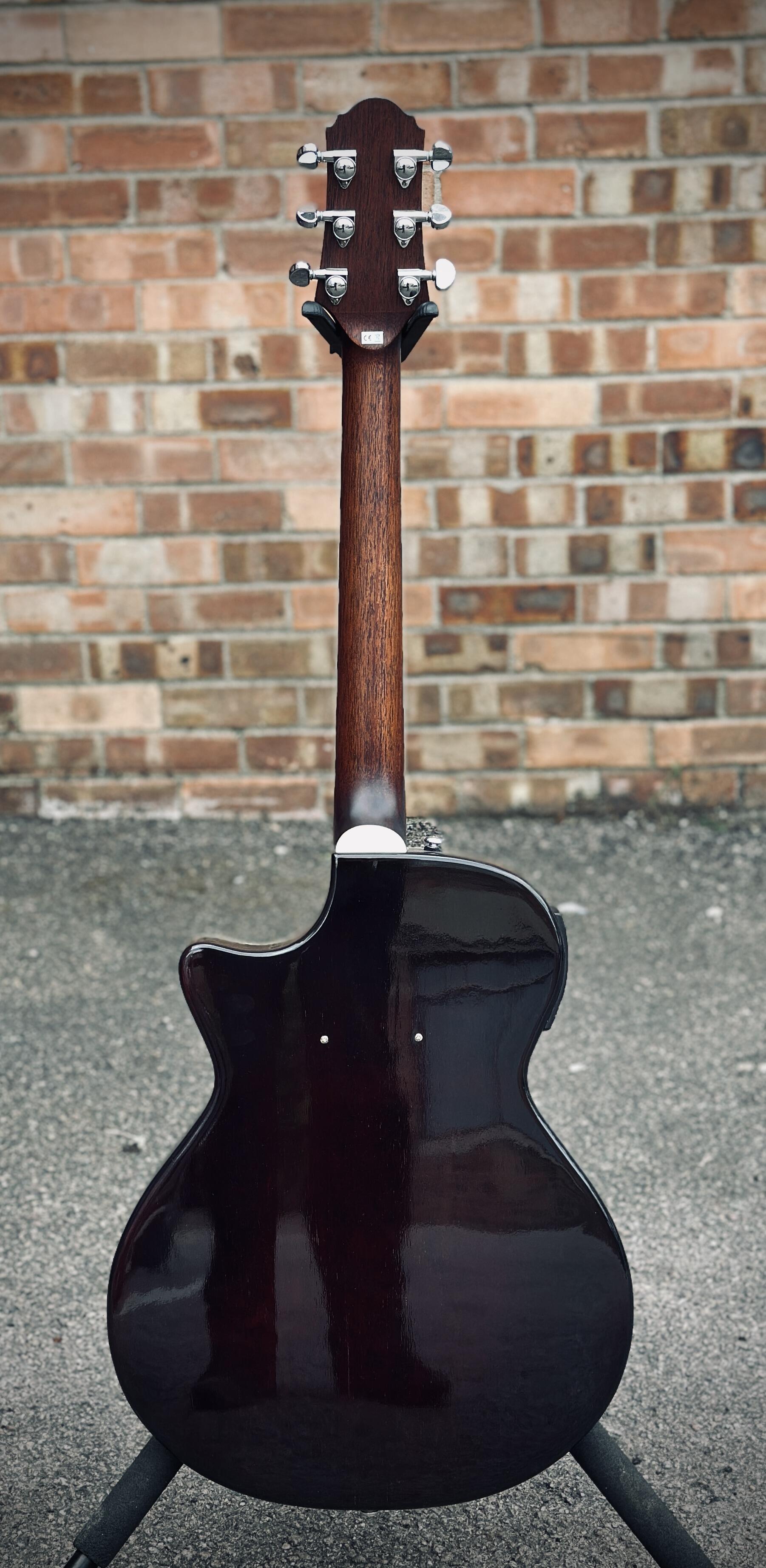 Crafter - SA-TMVS Archtop Hybris Electric Acoustic w/Hard Case Pre owned