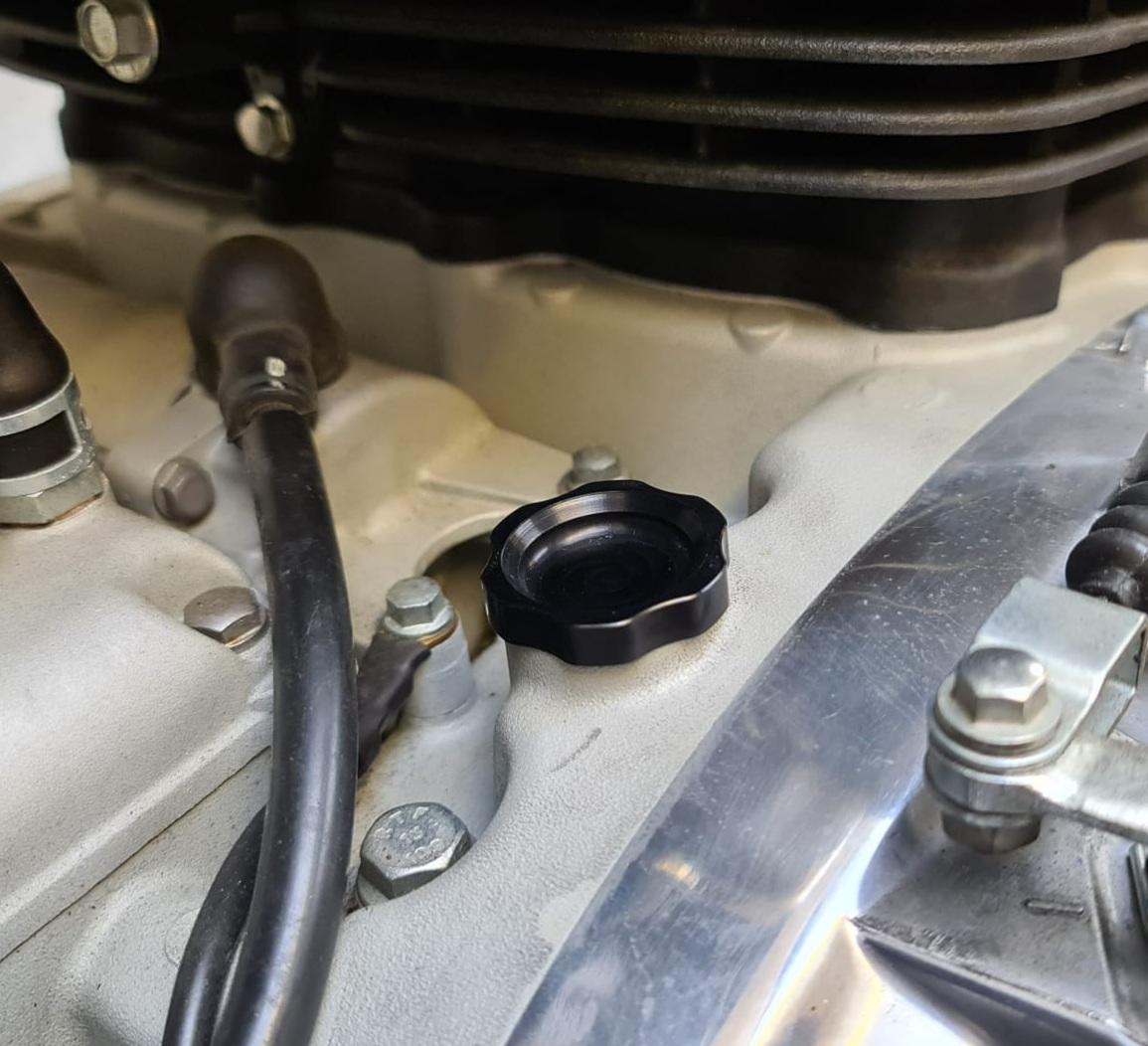 Stratos Performance 650 Oil Filler Cap for Royal Enfield Interceptor ...