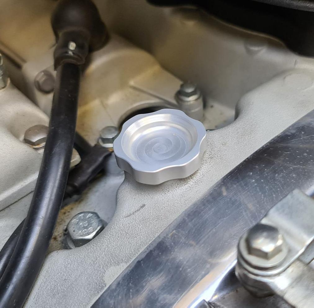 Stratos Performance 650 Oil Filler Cap for Royal Enfield Interceptor ...
