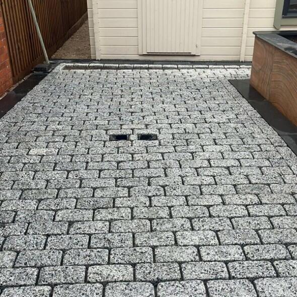 Silver Granite Cobbles Sawn Edge & Cropped 200 x 100