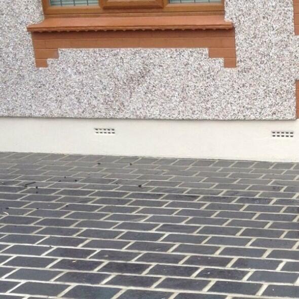 Black Limestone Cobbles 100 x 100