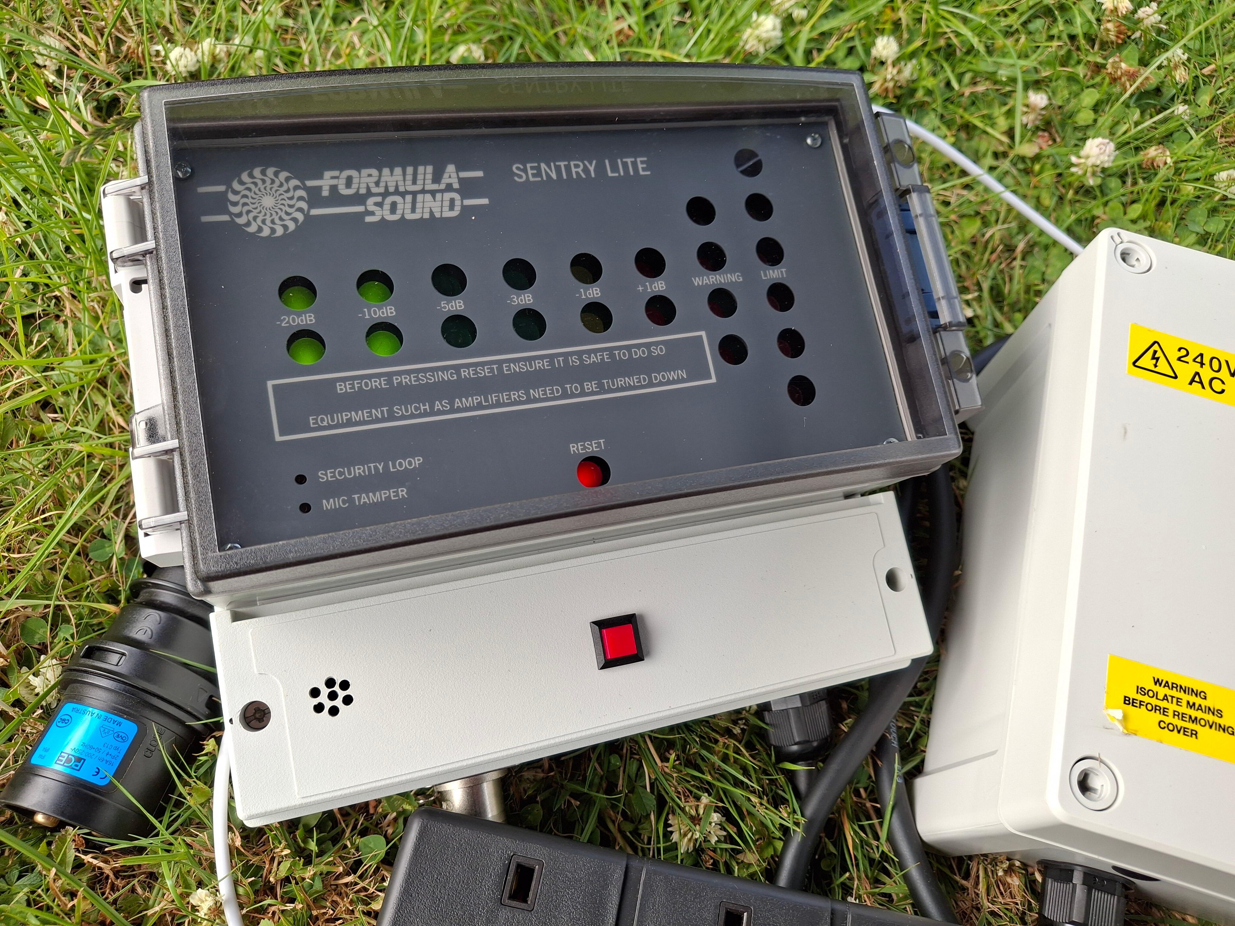 Formula Sound SENTRY LITE Sound Limiter, Plug & Play Portable Kit, 230v ...