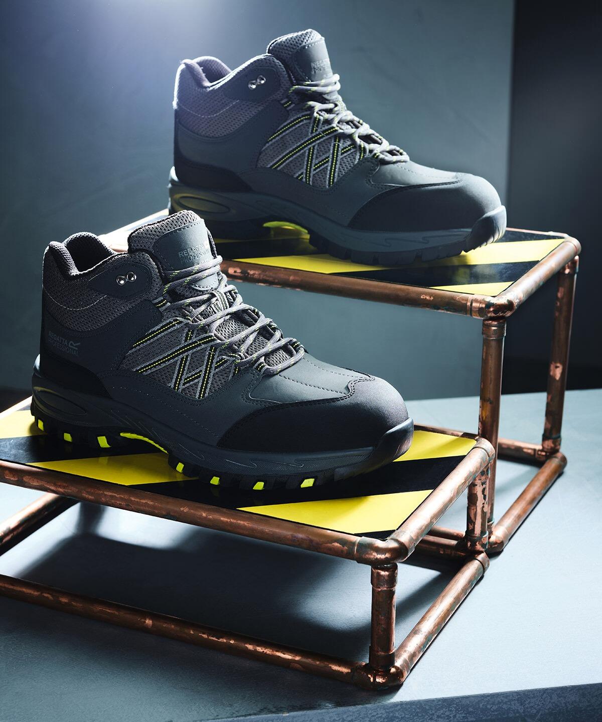 Chorley Group F560 Regatta Sandstone SB Safety Hiker Boot
