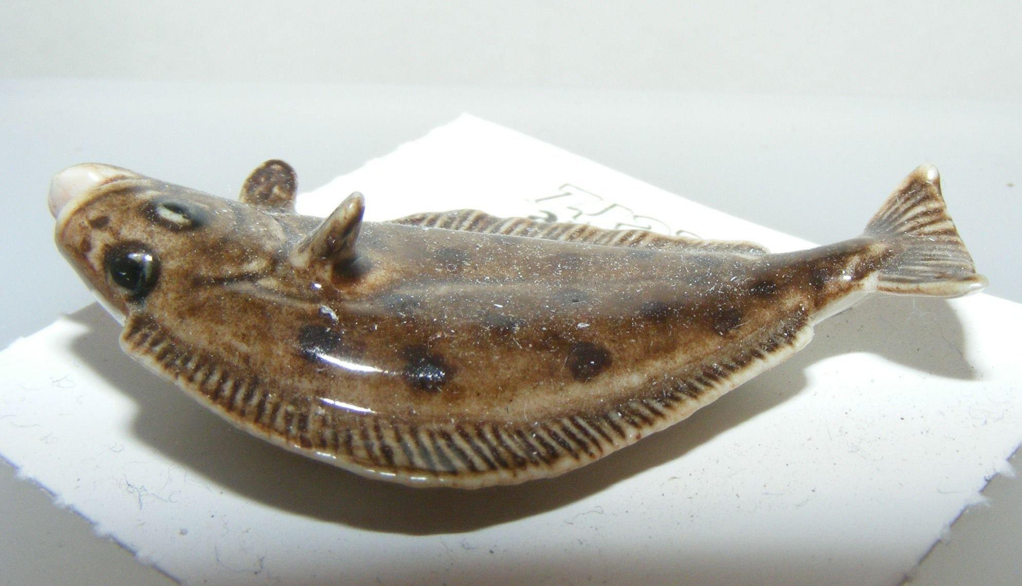 Little Critterz Miniature Porcelain Animal Figure Halibut "Flounder" LC977