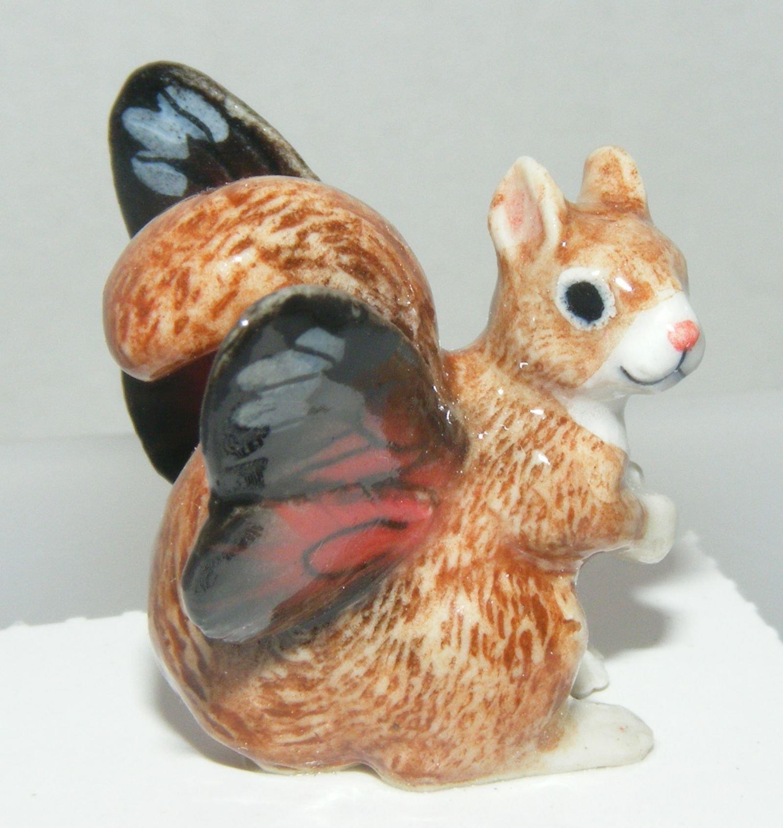 Little Critterz Miniature Porcelain Figure Pixie Red Squirrel "Fall" LC628