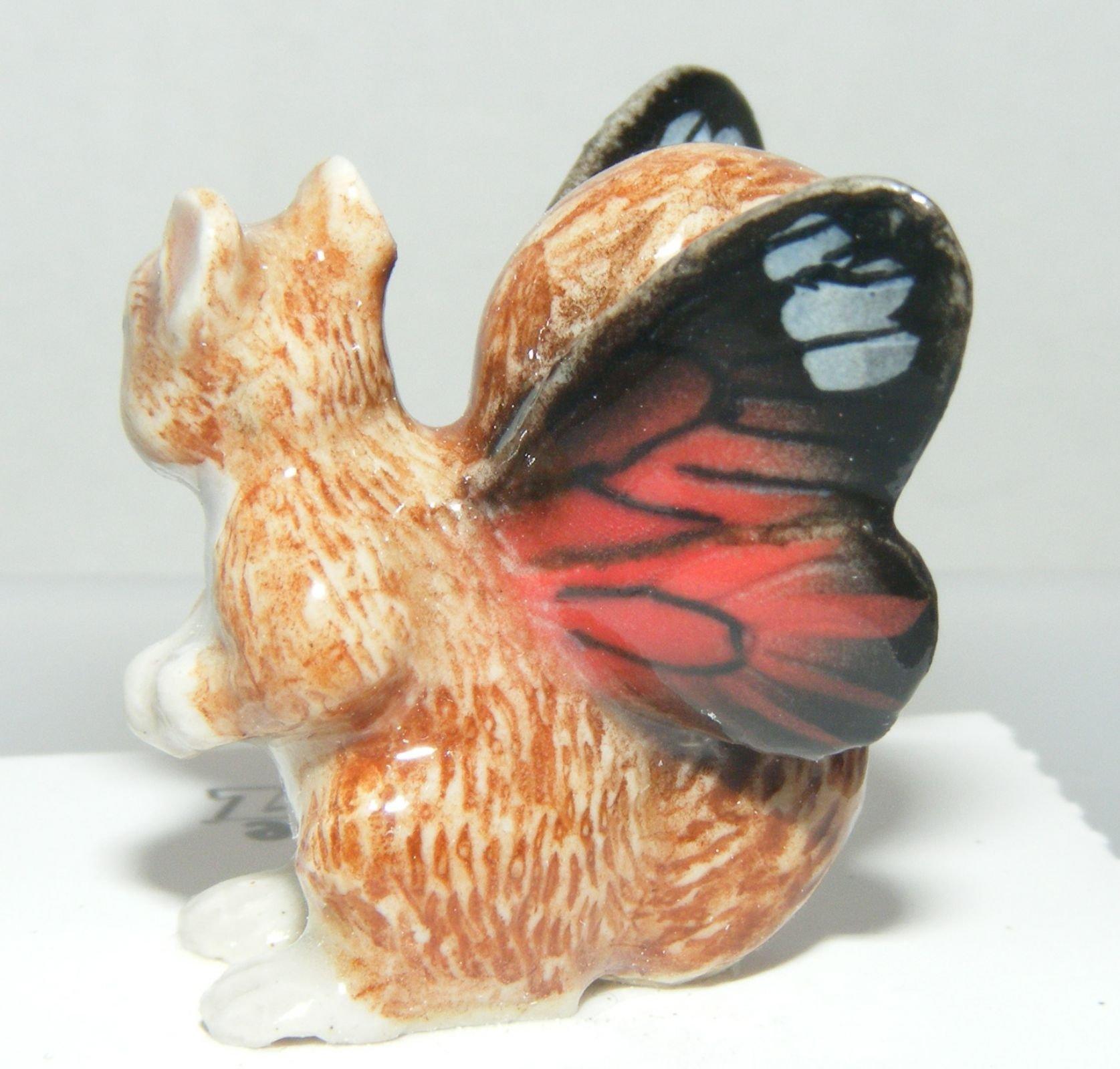 Little Critterz Miniature Porcelain Figure Pixie Red Squirrel "Fall" LC628