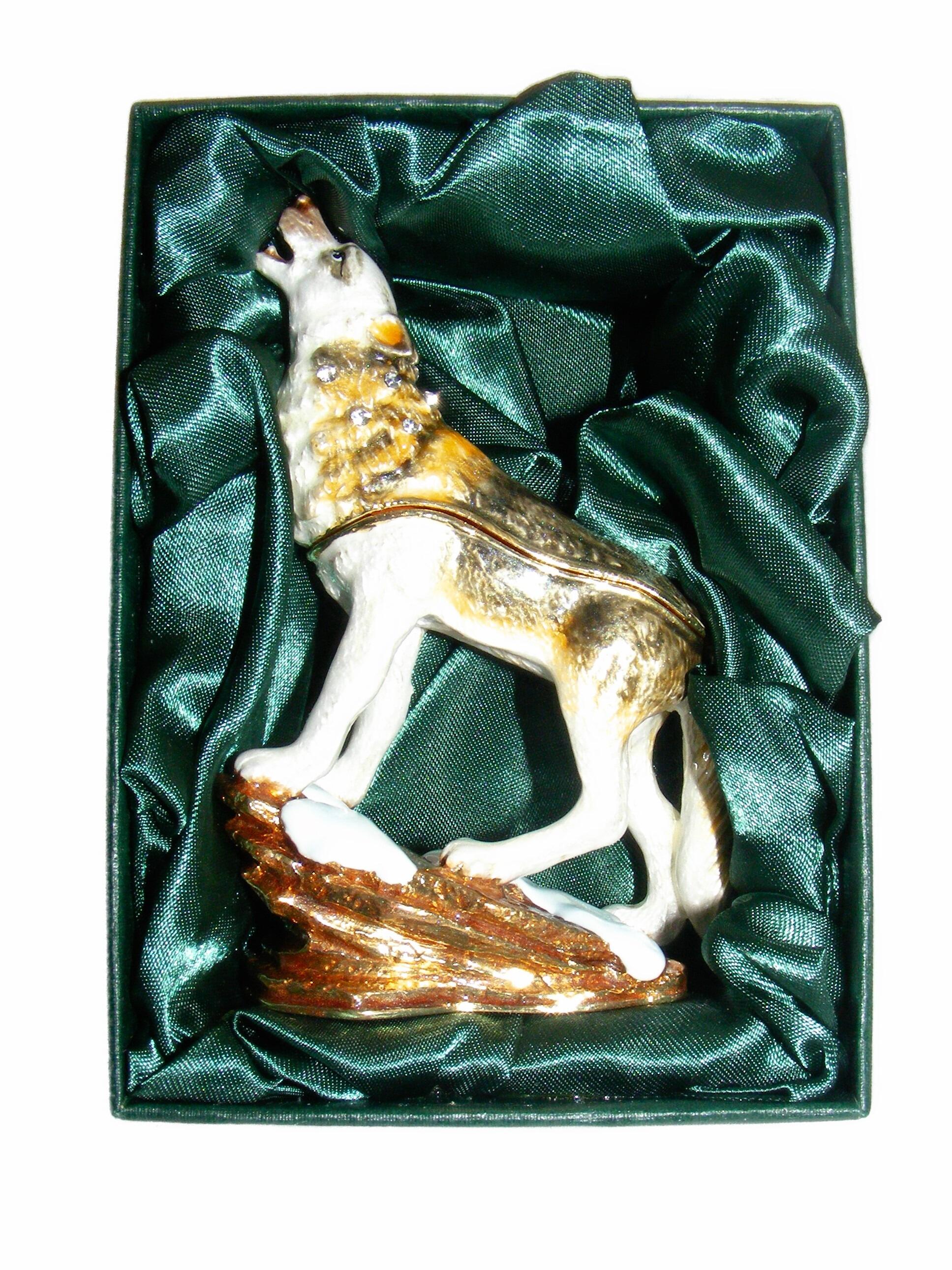 "Secrets" from Hidden Treasures Wolf Howling Trinket Box 1087