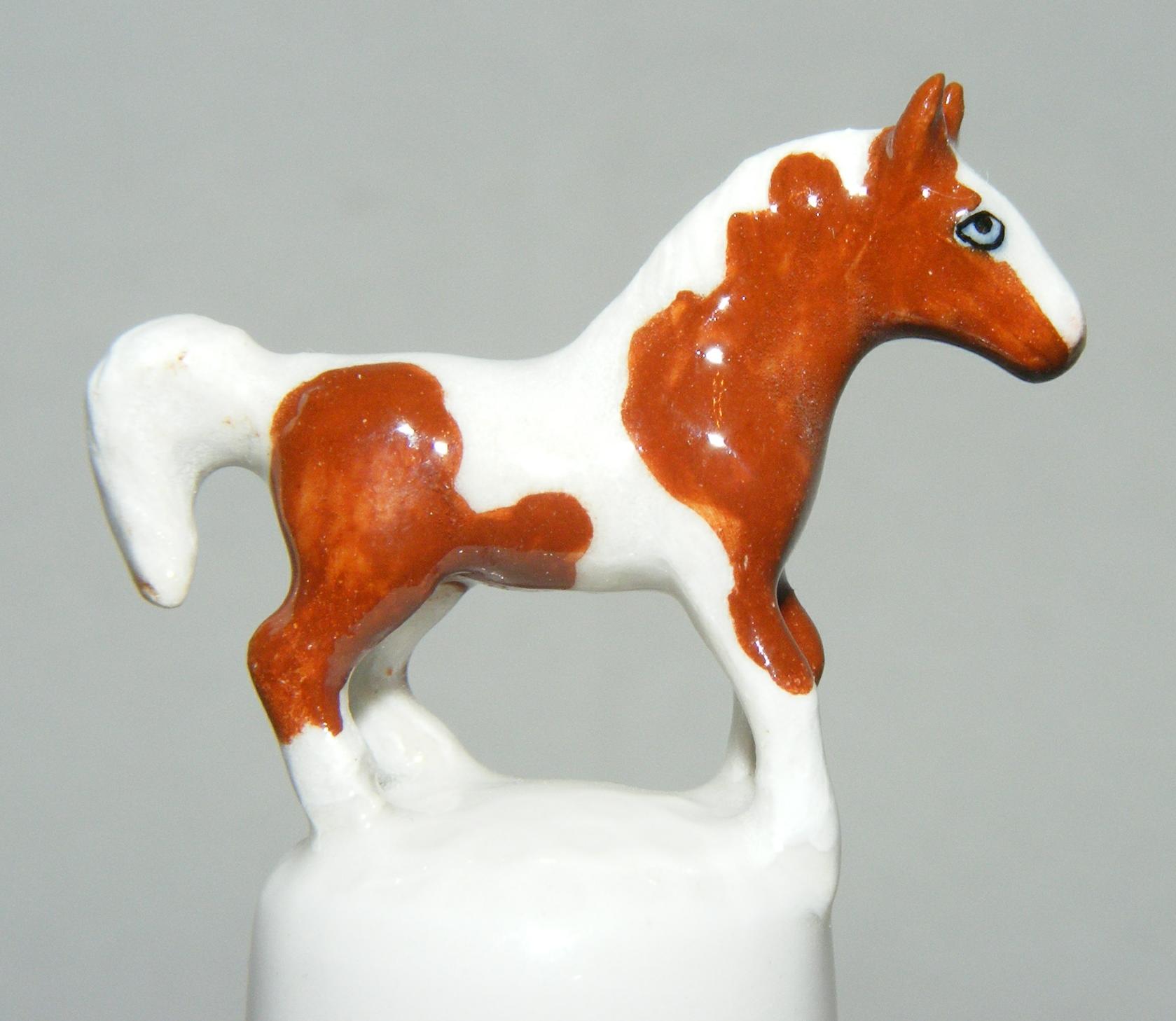 Klima Porcelain Pinto Horse on Thimble Head Straight K696