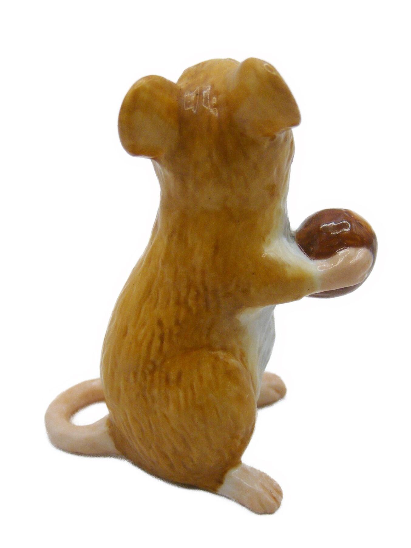 Richard Cooper The Cottage Studio Bone China Mouse with Nut 113BC