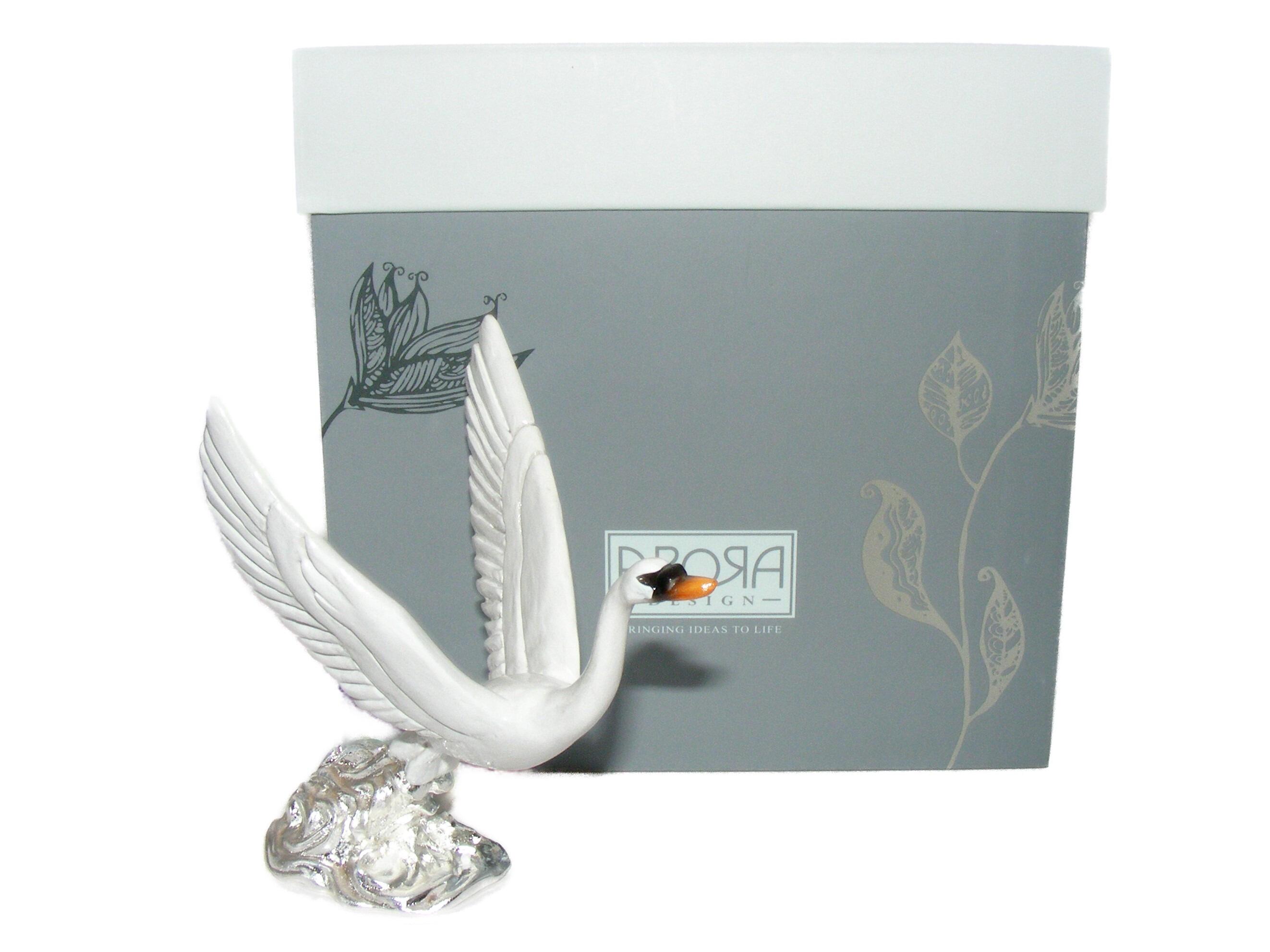 Nature's Realms from Arora Design Swan 1513