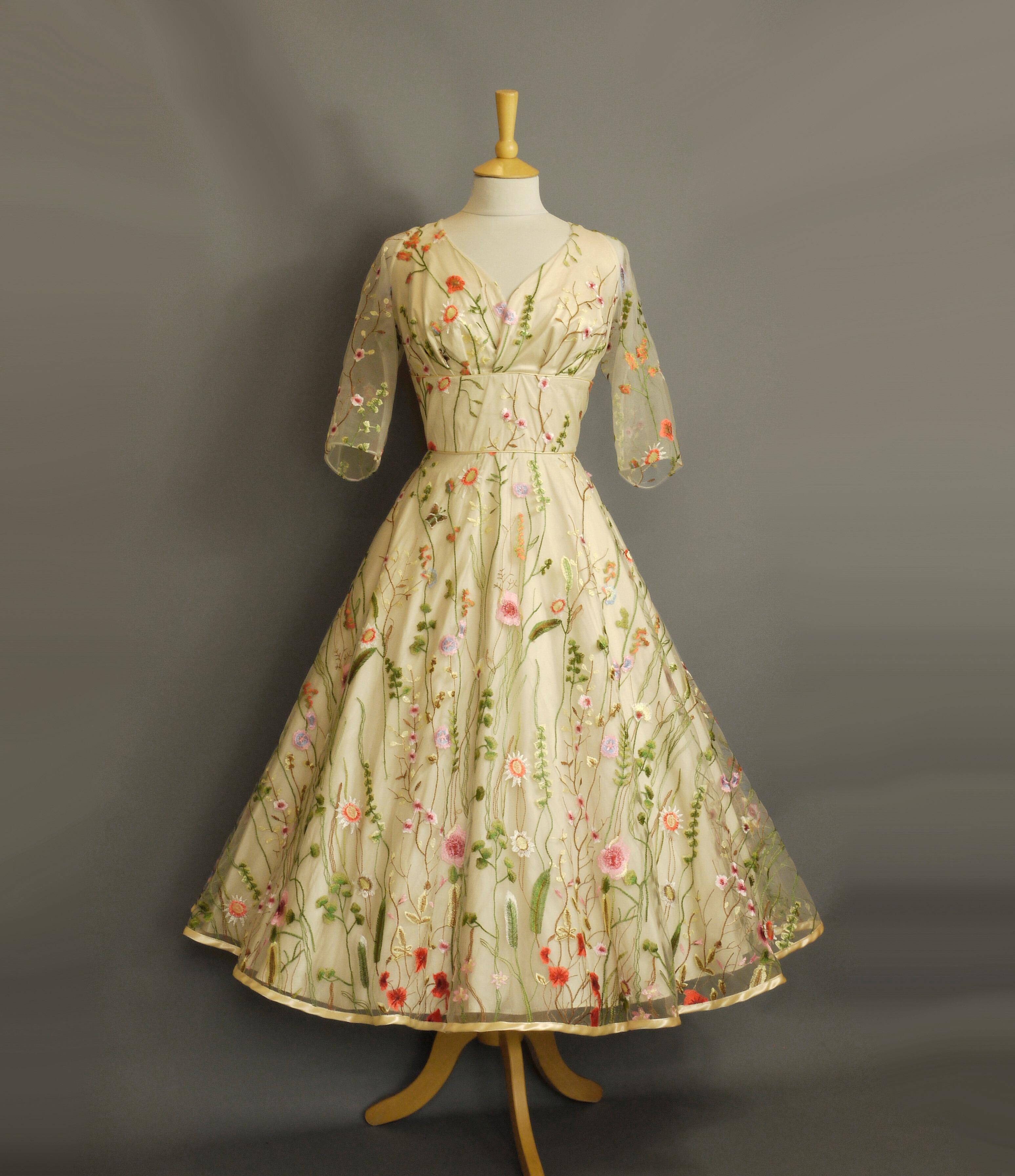 Size UK 18 - Ruby Wedding Dress in Botanical Lace and Champagne Silk