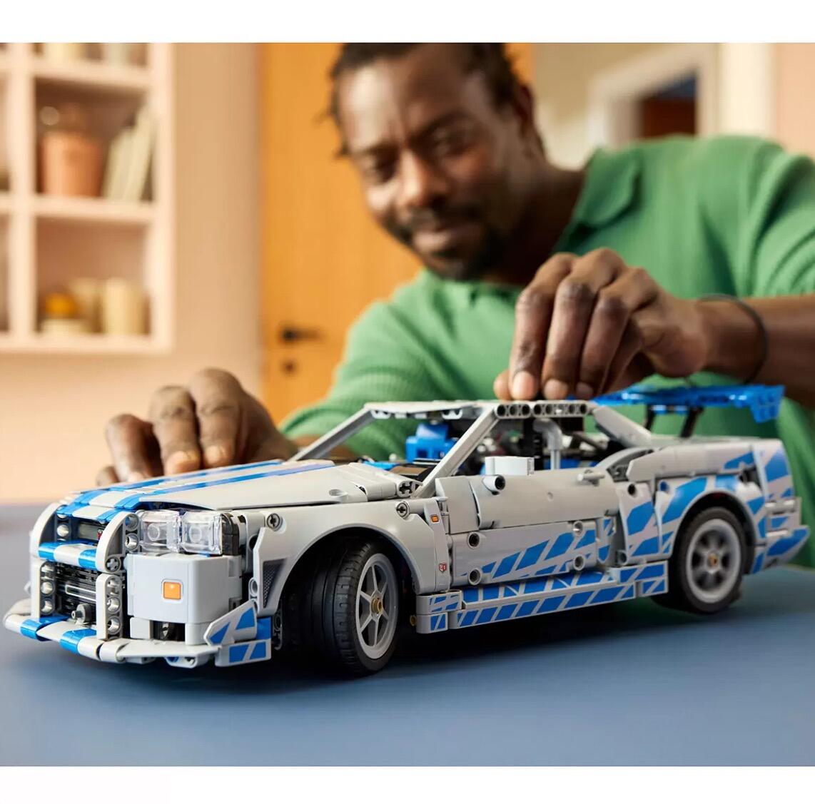 LEGO Technic 2 Fast 2 Furious Nissan Skyline GT-R (R34) 42210 | Model ...