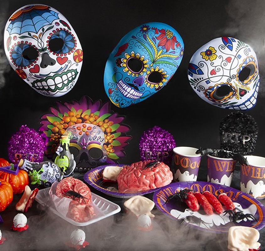 Human Size Heart on White Tray Halloween Prop by PMS 977141 | Karnival ...