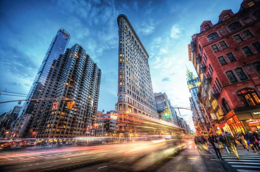 Ravensburger Flat Iron Building 3000 Piece Jigsaw Puzzle