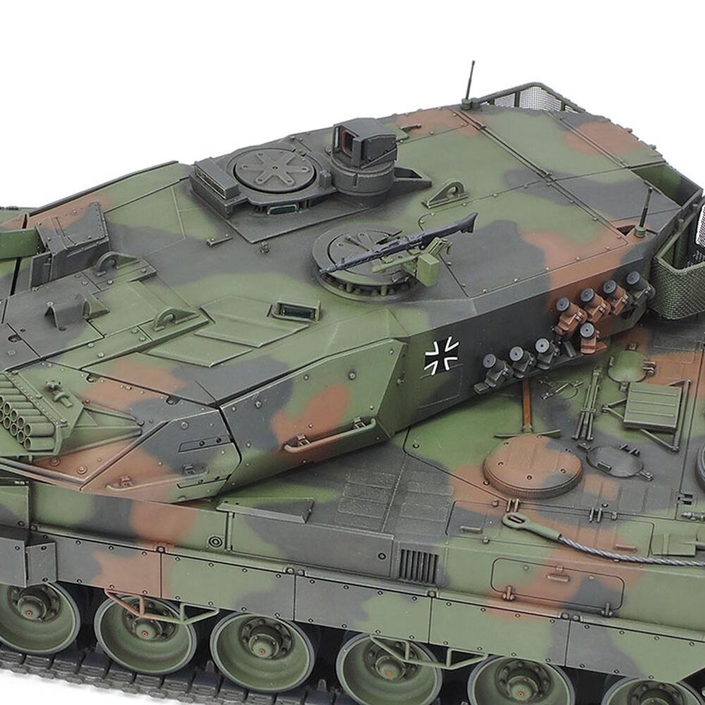Tamiya Leopard 2 A6 Main Battle Tank Military Model Kit Scale 1:35
