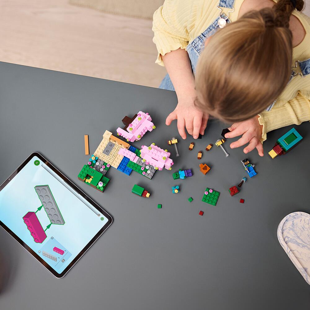 LEGO Minecraft The Cherry Blossom Garden Building Set 21260