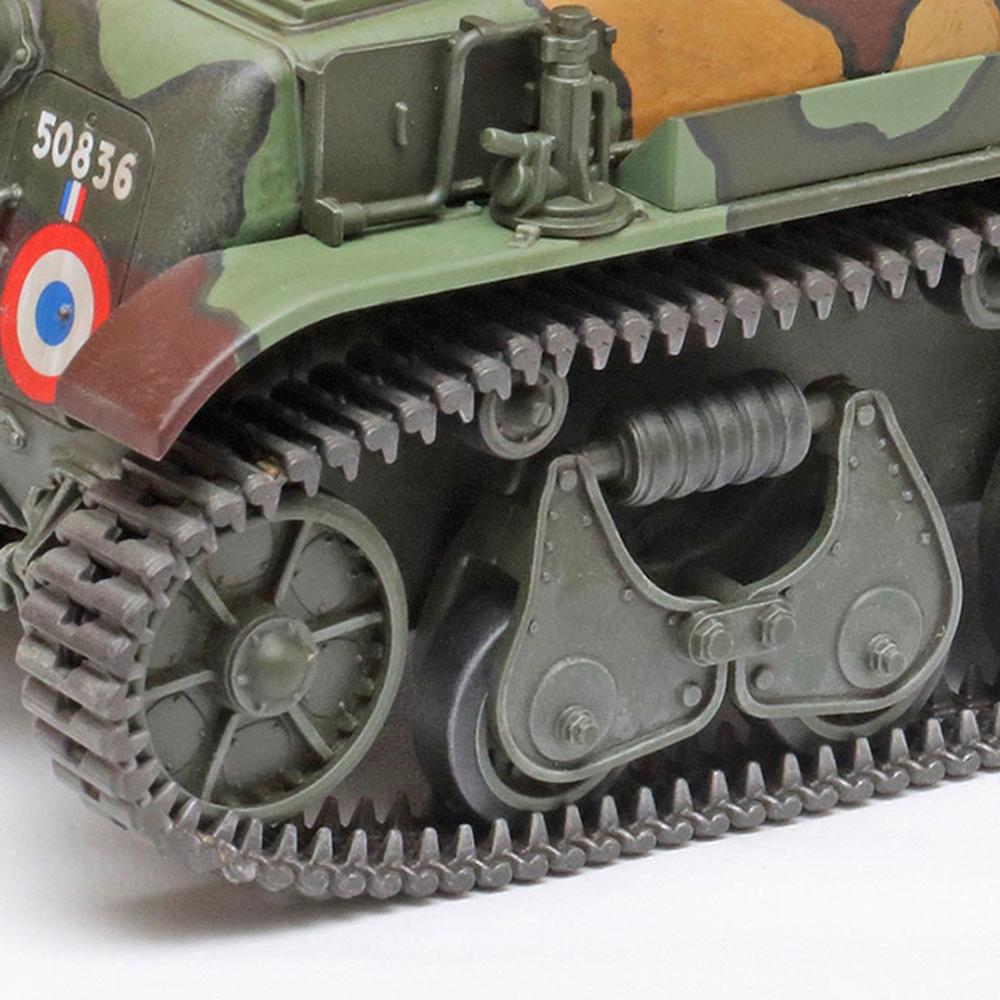 Tamiya French R35 Light Tank Model Kit (Scale 1:35)