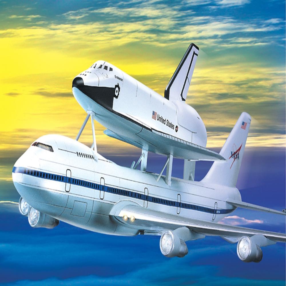 Academy Space Shuttle & Transport Model Kit (Scale 1:288)