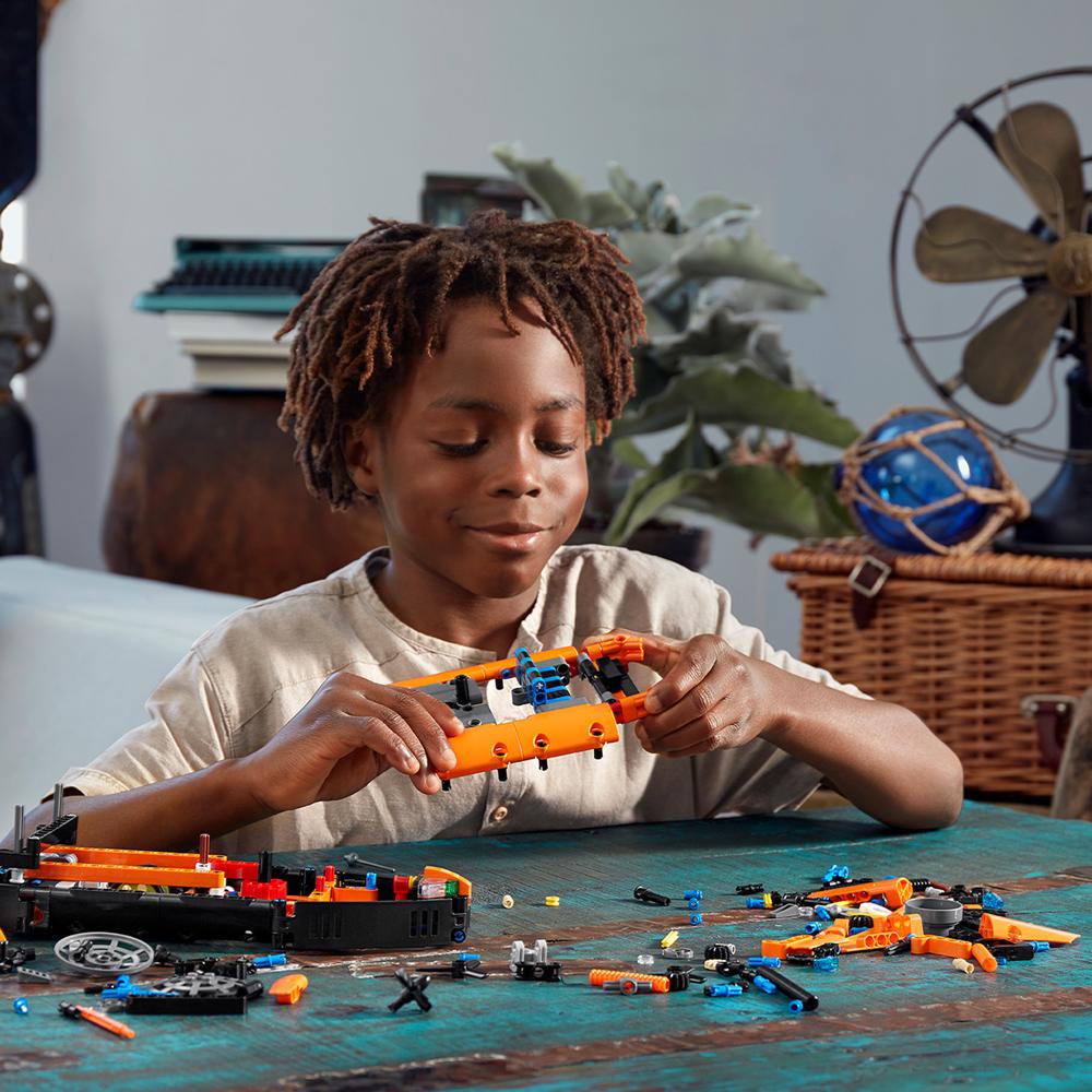 LEGO Technic Rescue Hovercraft Building Set