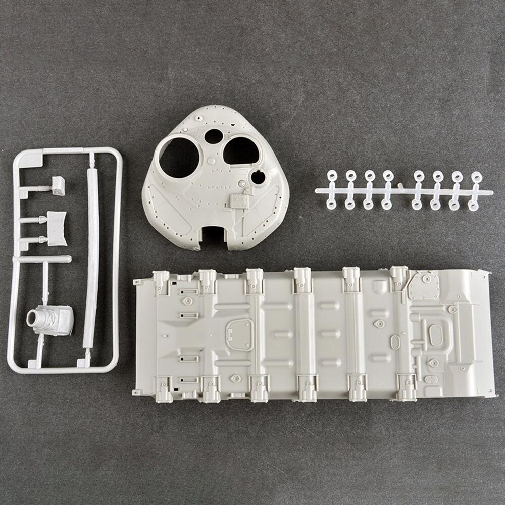 Trumpeter Soviet Main Battle Tank T-72B3 4S24 & Grating Armour Model ...