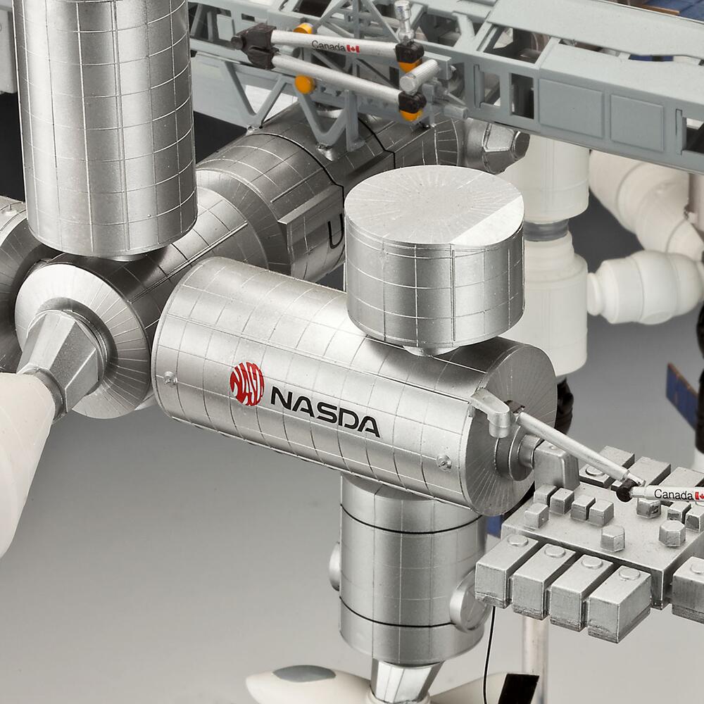 Revell ISS International Space Station Limited Edition Model Kit Scale ...