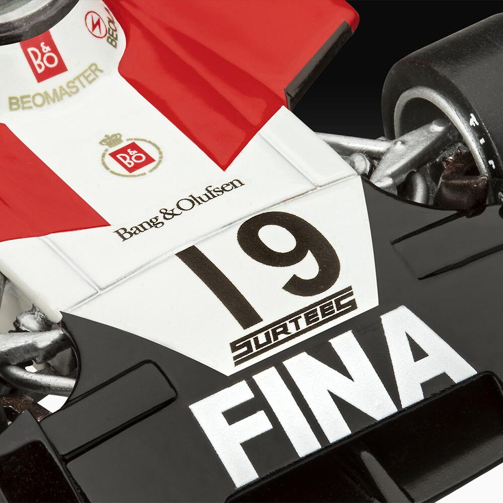 Revell Surtees TS16/03 Formula 1 Racing Car Model SET Scale 1:32