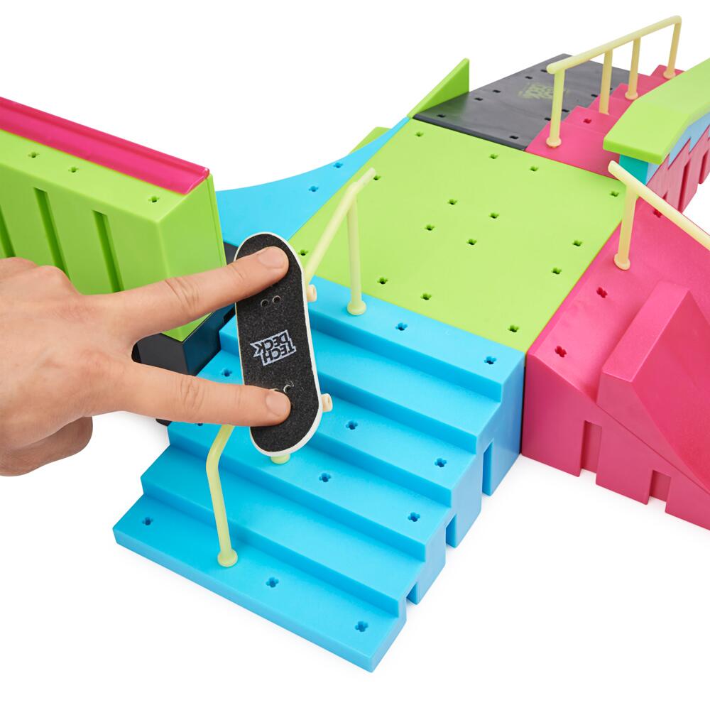 Tech Deck Neon Mega Park X-Connect Set Glow in the Dark