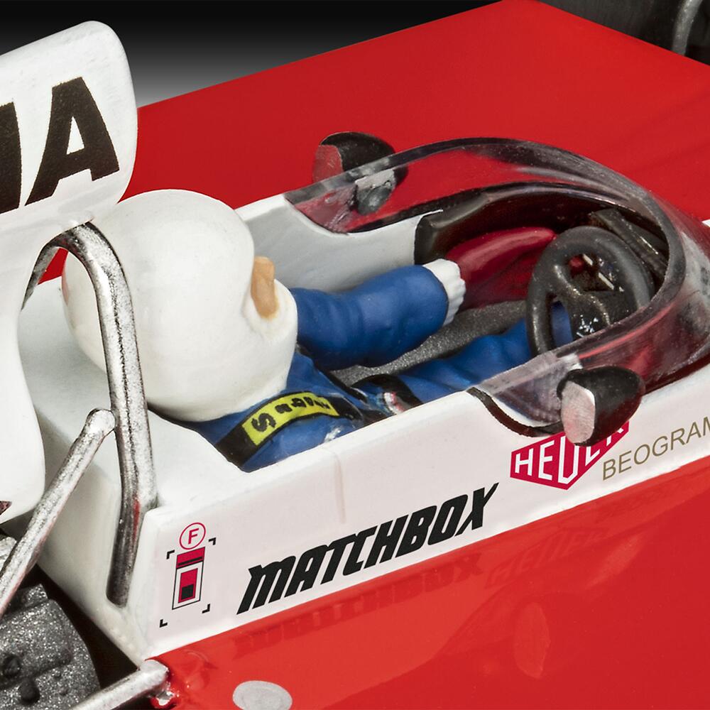 Revell Surtees TS16/03 Formula 1 Racing Car Model SET Scale 1:32