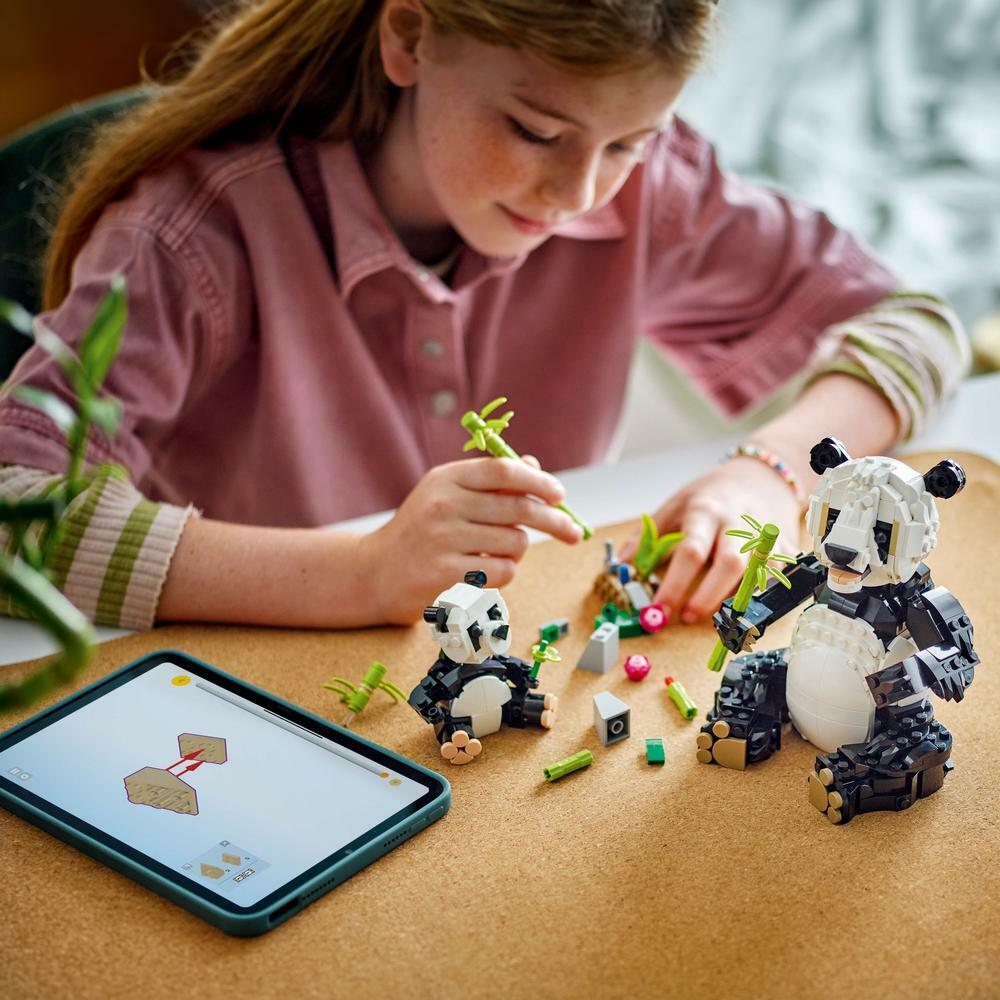 LEGO Creator Wild Animals Panda Family 3 in 1 Set 31165