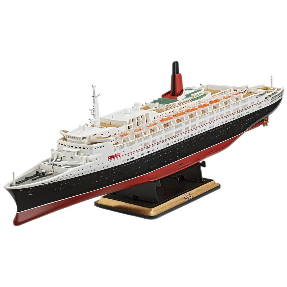 Revell Queen Elizabeth II Cruise Ship Model Set Scale 1:1200
