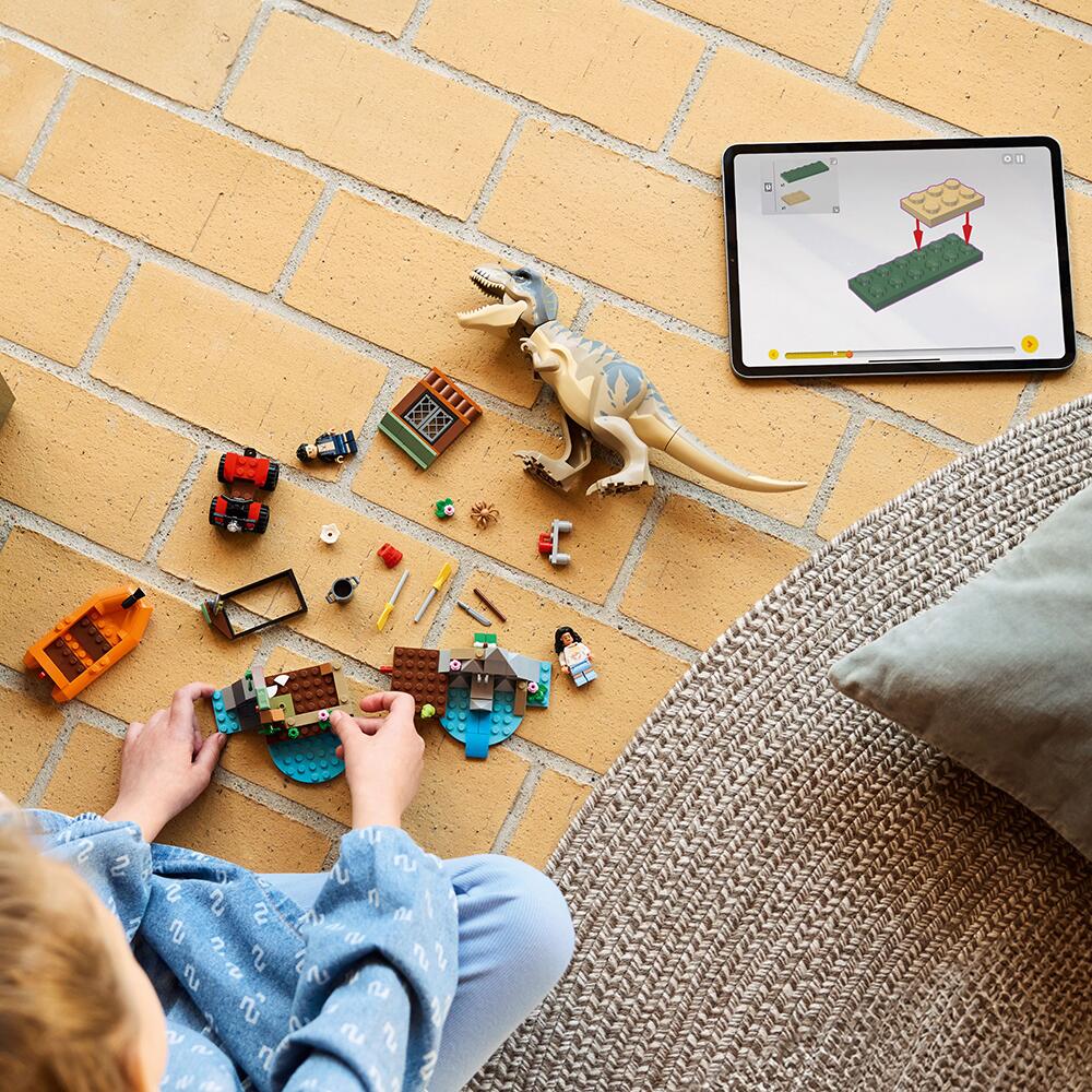 LEGO Jurassic World T-Rex River Escape Set 76975