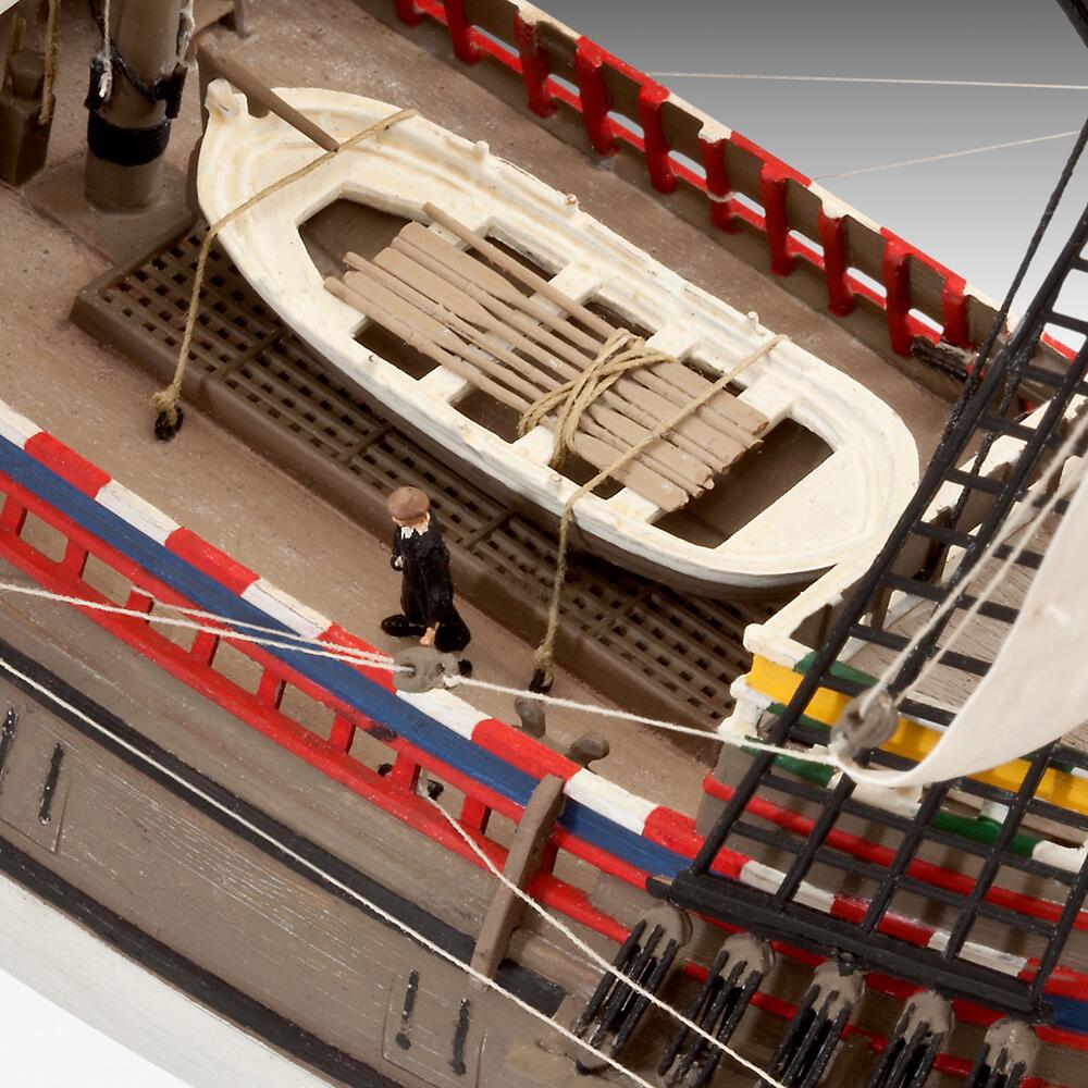 Revell Mayflower Ship 400th Anniversary Model Kit (Scale 1:83)