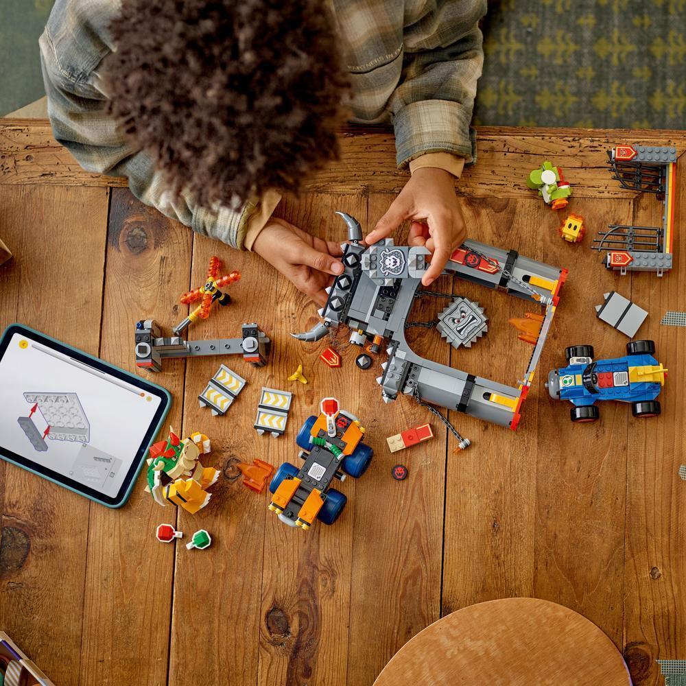 LEGO Super Mario: Mario Kart Bowser’s Castle
