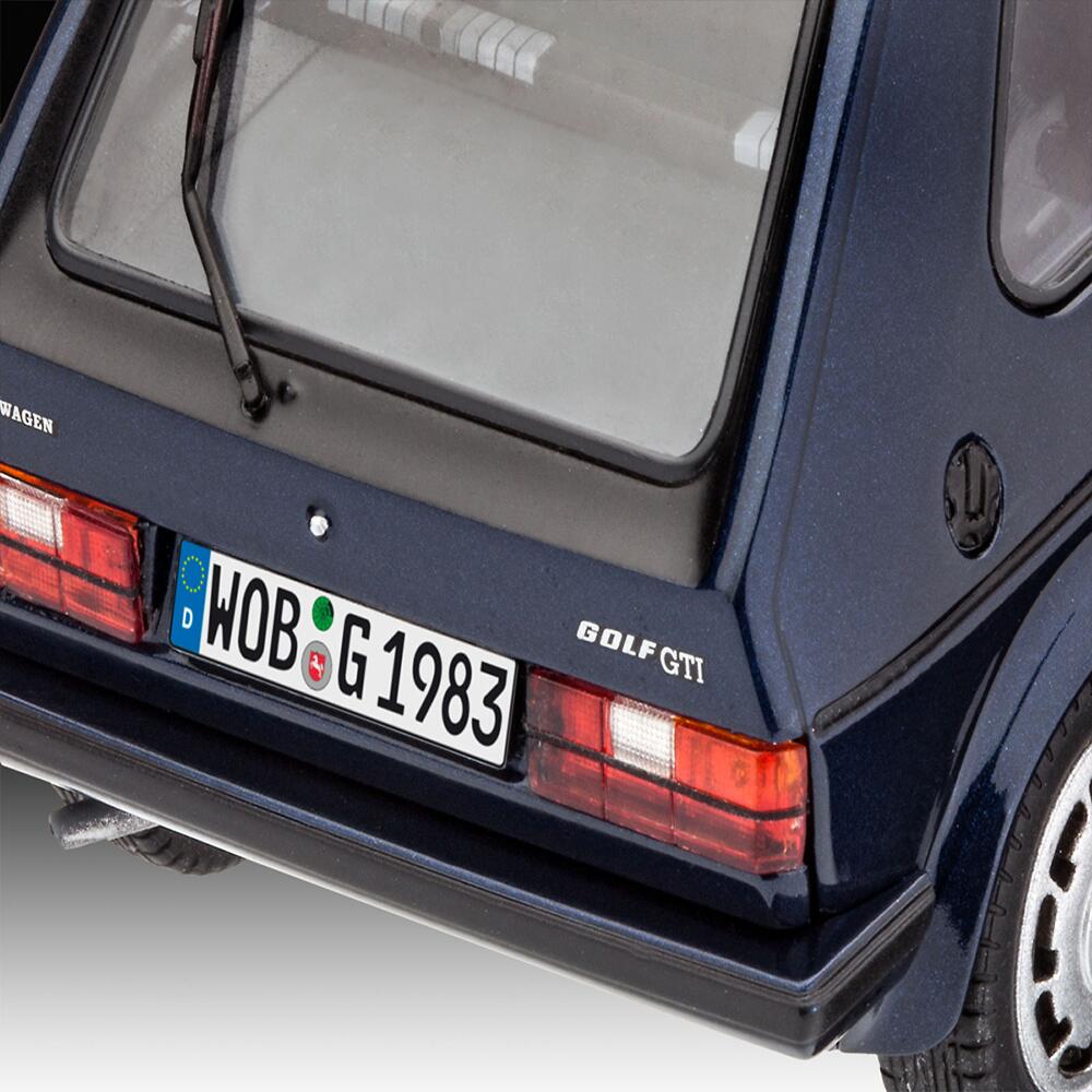 Revell Volkswagen Golf GTI Pirelli 35 Years Model Kit 05694 Level 4 ...