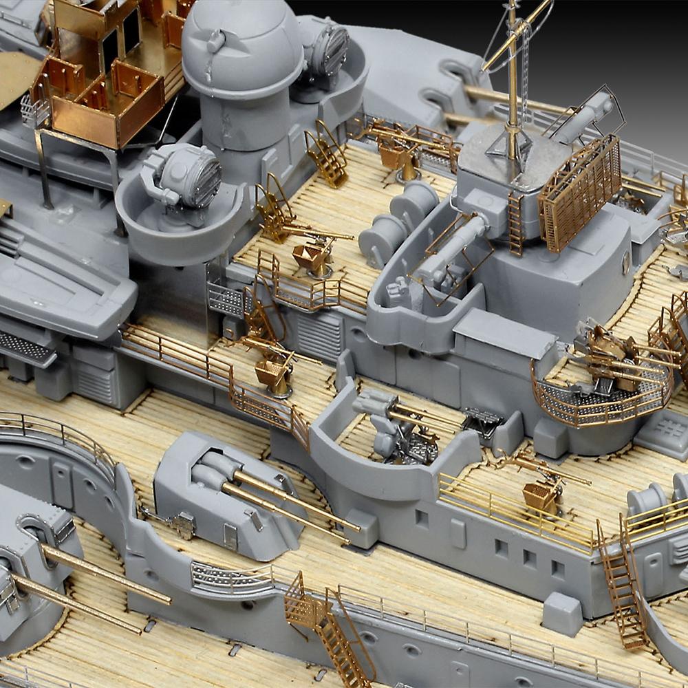 Revell Limited Edition Platinum Edition Tirpitz Level 5 Scale 135