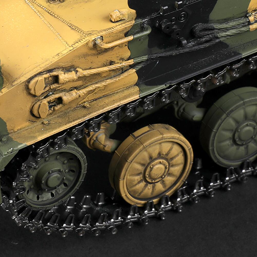 Trumpeter Russian Amphibious Light Tank 2S25 Model Kit Scale 1:35