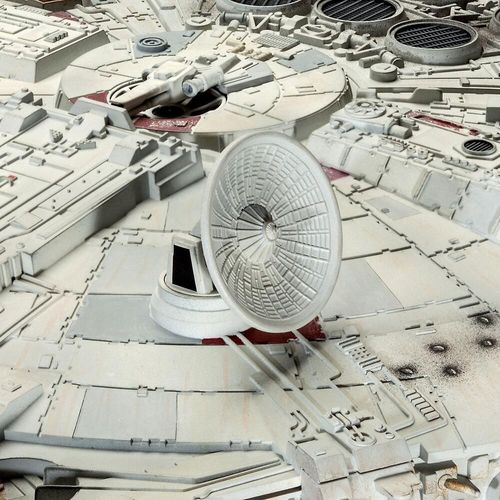 Revell Star Wars Millennium Falcon Model Kit Scale 1:72