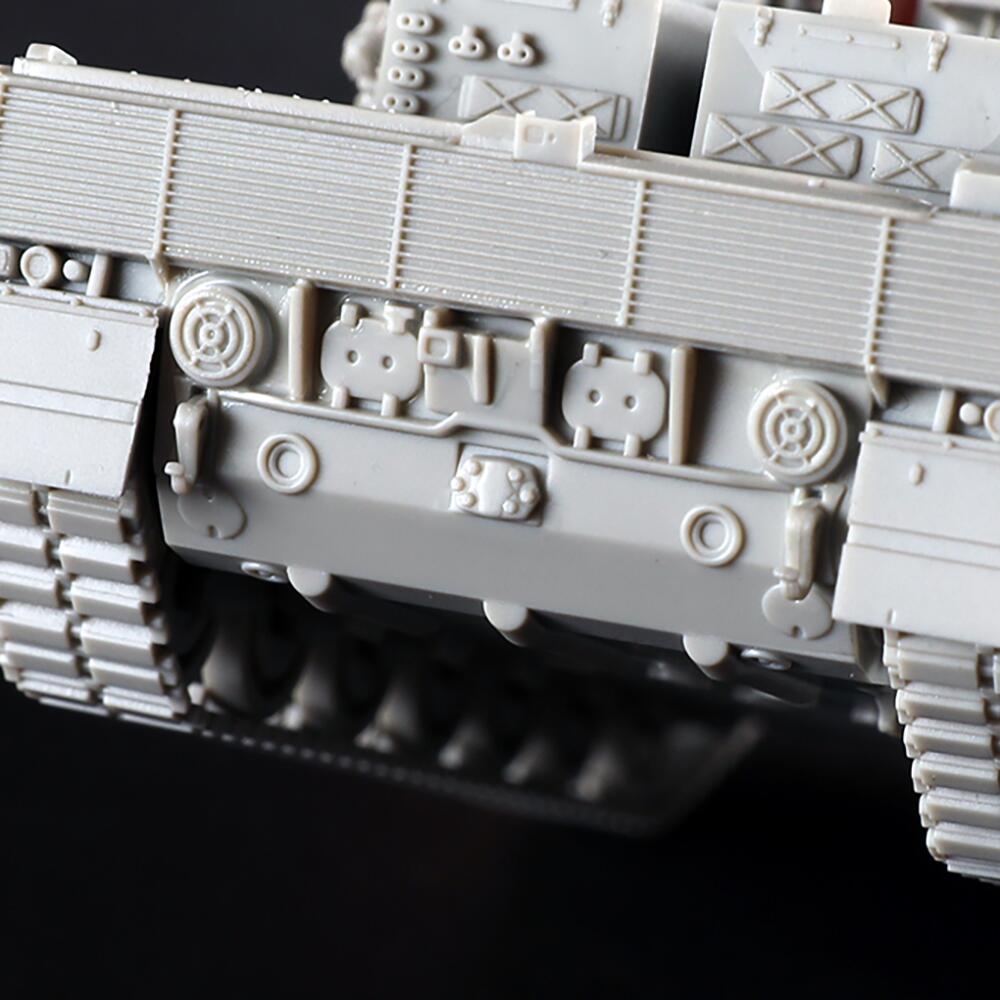 Trumpeter Leopard 2 A6EX Main Battle Tank Military Model Kit Scale 1:72