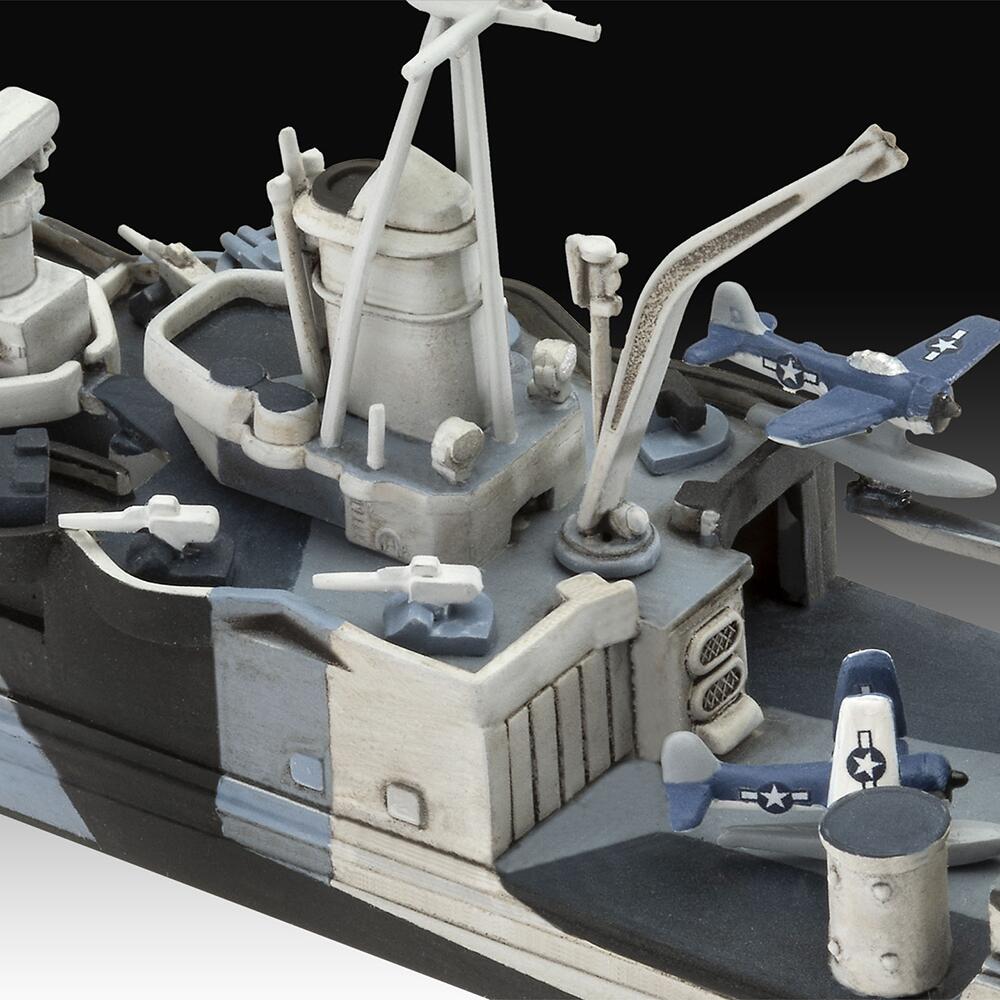 Revell Pacific Warriors Warship Model Kits Scale 1:700 Gift Set of 2