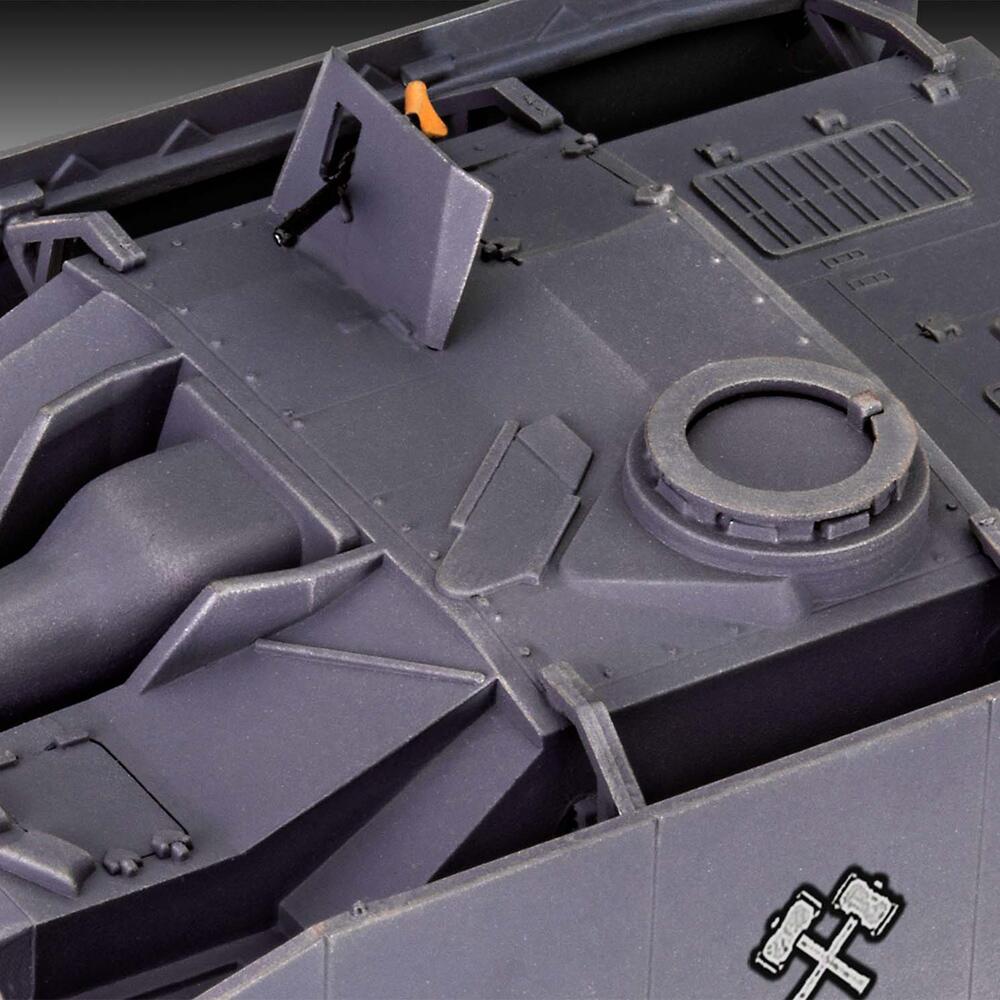 Revell World of Tanks Sturmgeschutz IV Tank Model Kit Scale 1:72