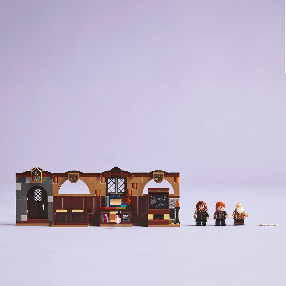 LEGO Harry Potter Hogwarts Castle: Charms Class Set 76442