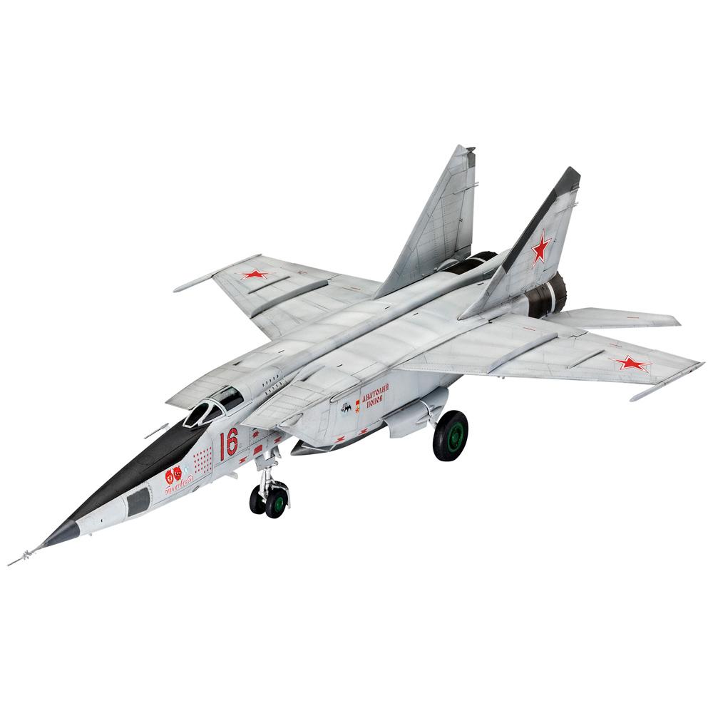 Revell MiG-25 RBT Foxbat B Aircraft Model Kit (Level 4) (Scale 1:72)