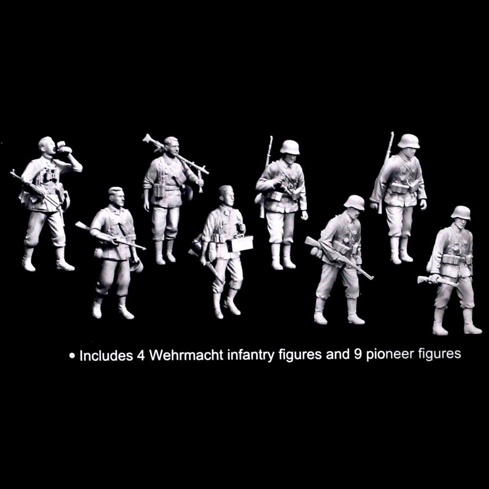 Dragon German Pontoon Bridge with Figures Military Model Kit Scale 1:35