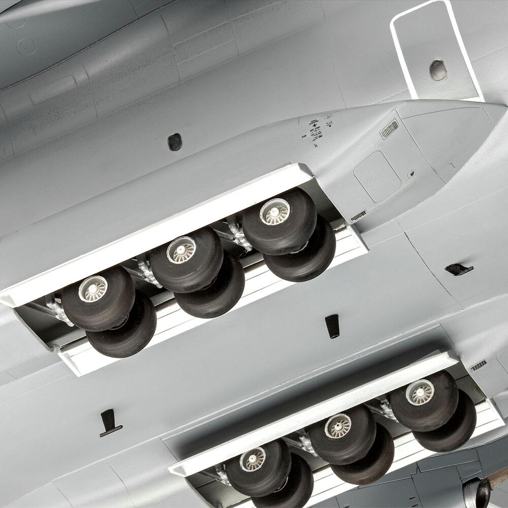 Revell Airbus A400M &ATLAS& Level 5 Scale 172