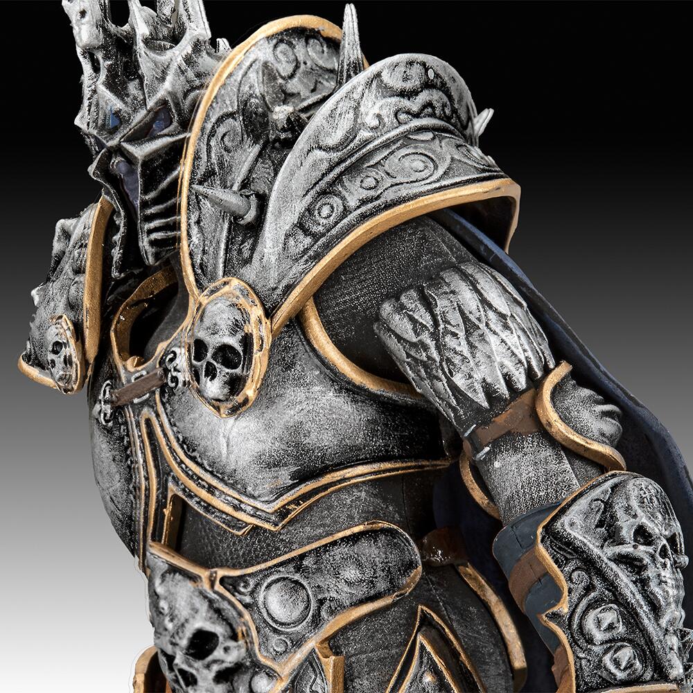 Revell World of Warcraft The Lich King Figure Model Kit Scale 1:16