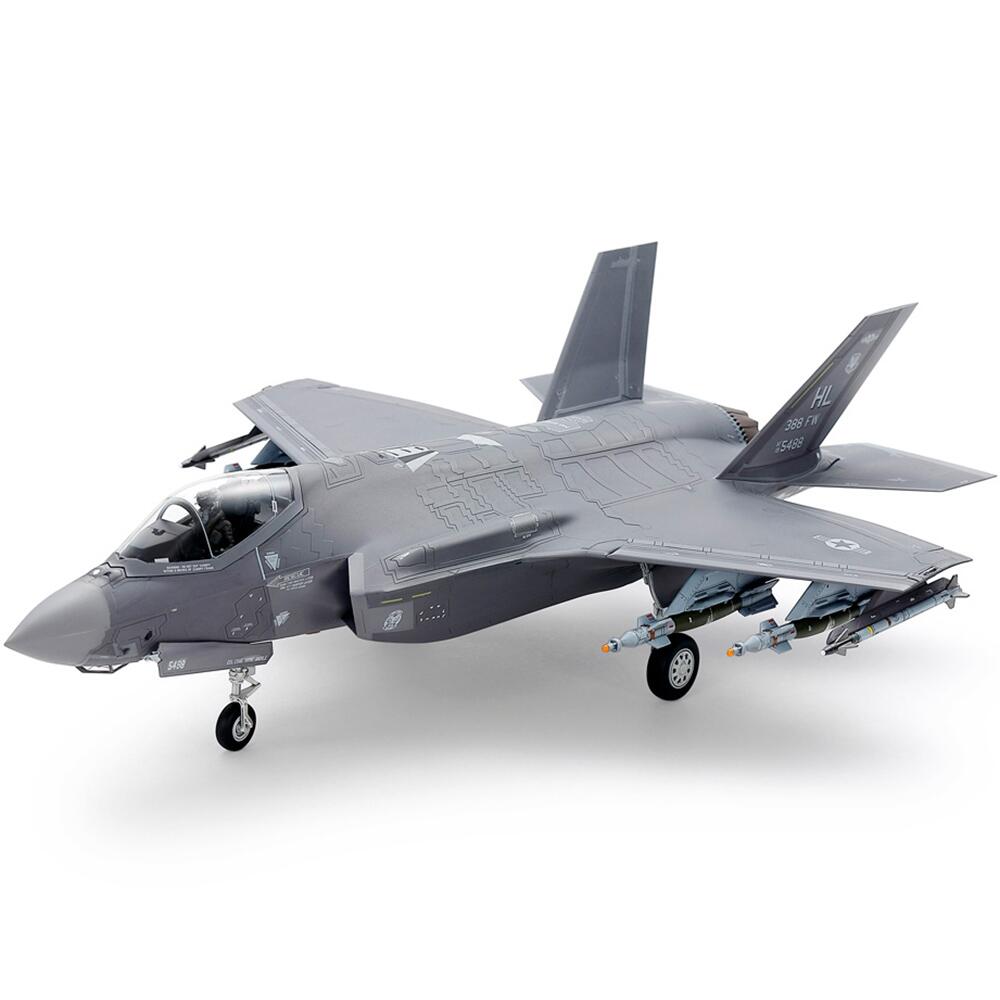 Tamiya Lockheed Martin F-35A Lightning II Model Kit 60792 Scale 1/72